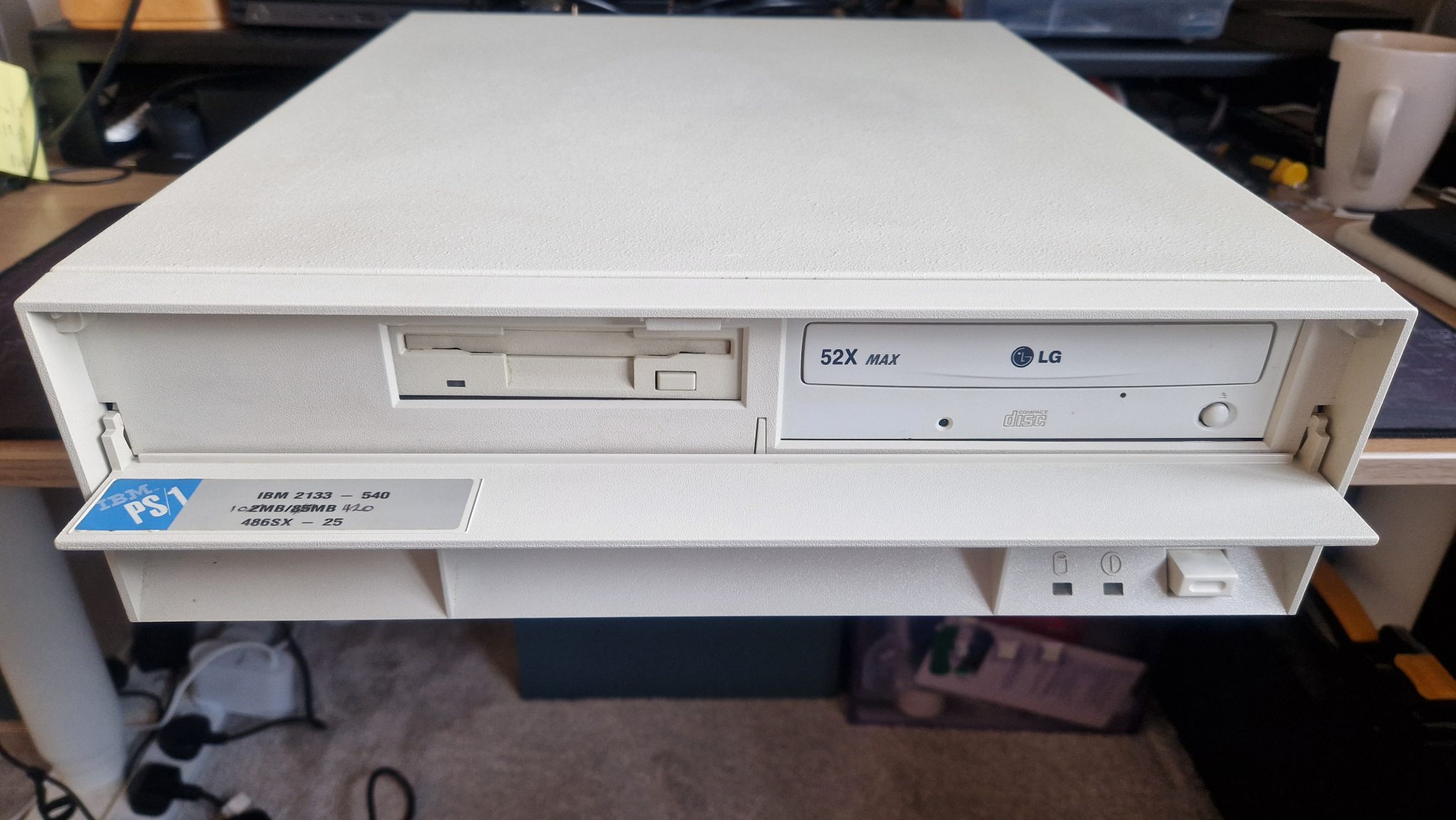 Refurbishing a IBM PS/1 Model 540 Machine Type 2133 - A knock-kneed ...